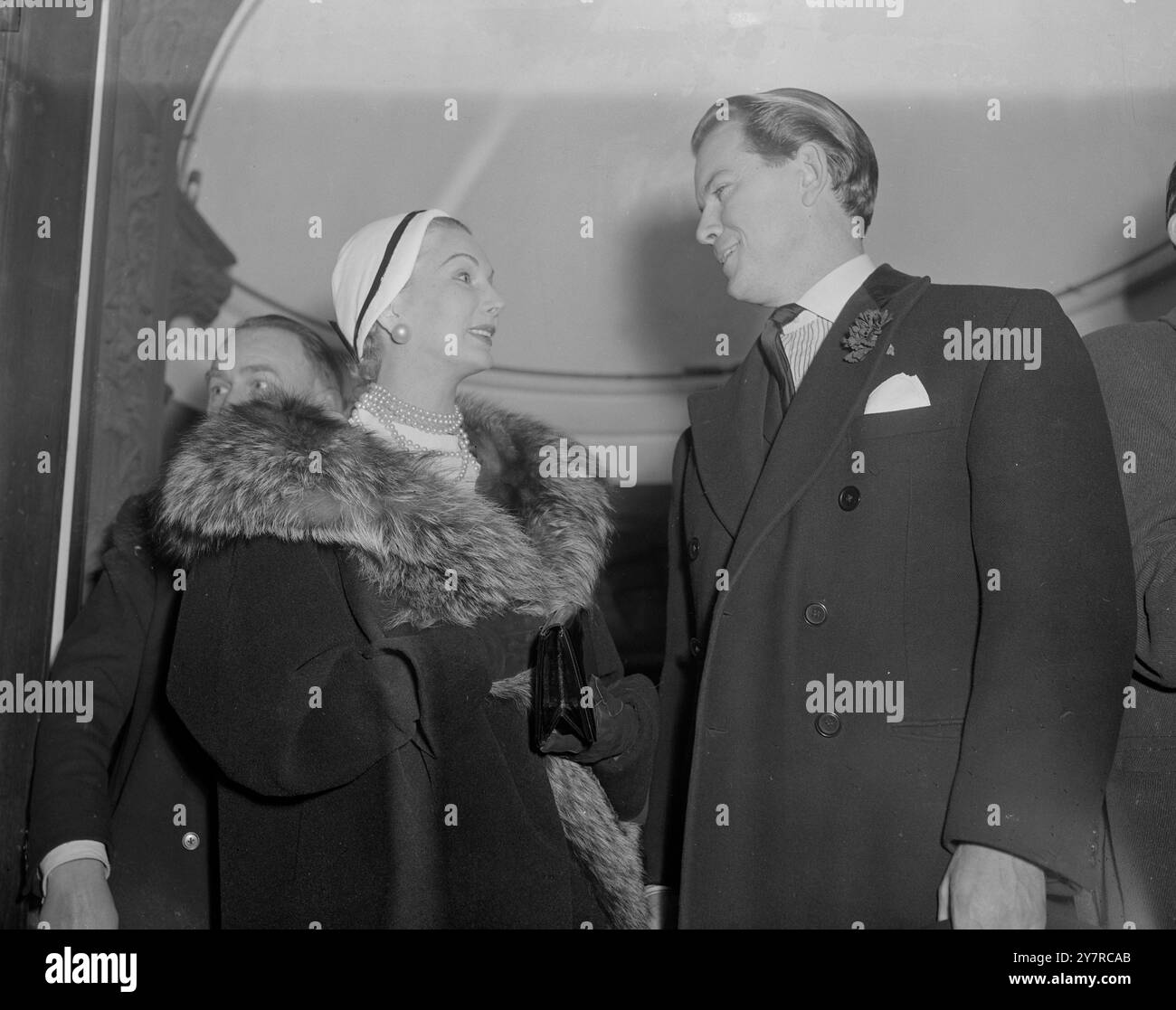 FAMOUS LONDON MODEL WEDS AT CAXTON HALL 16.2.54. Miss Barbara Goalen ...