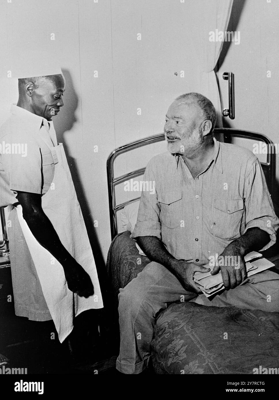 ERNEST HEMINGWAY AND WIFE RESCUED IN THE JUNGLE. THEY SURVIVE SECOND ...