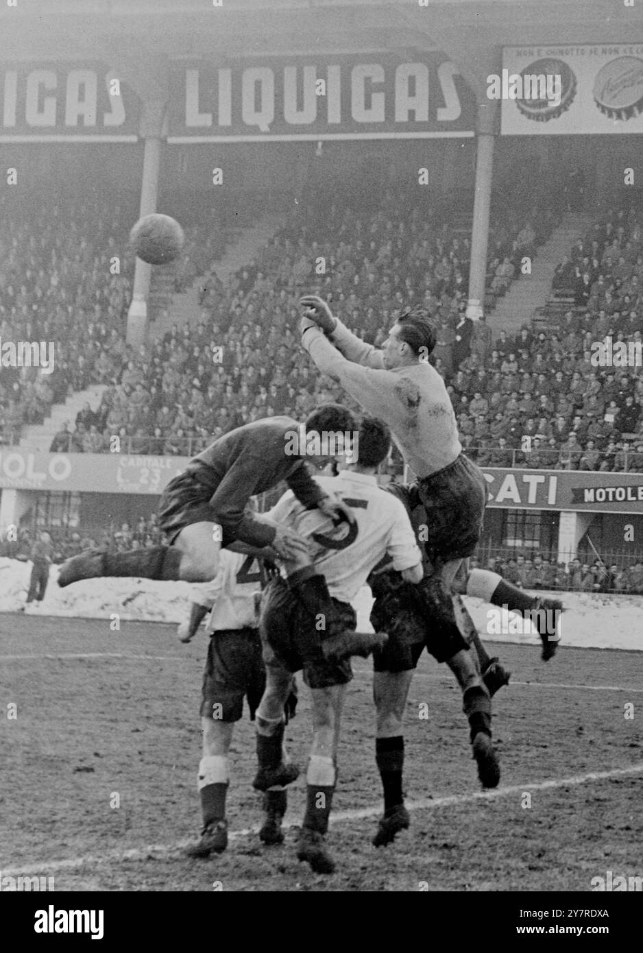 3 international goals Black and White Stock Photos & Images - Alamy