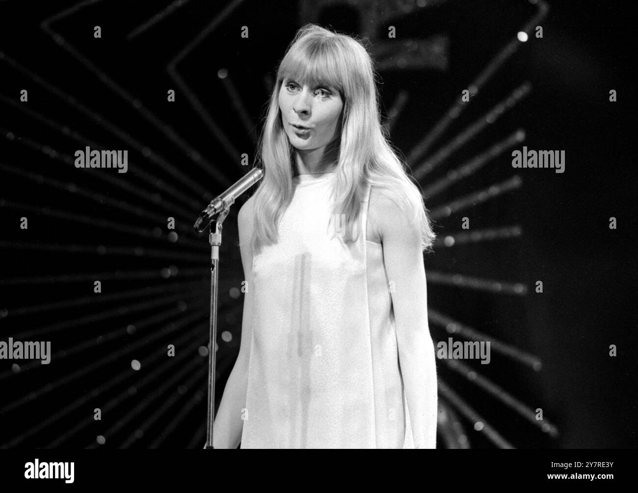 BELGIAN SINGER REHEARSESLondon, England, UK : Belgian girl singer ...