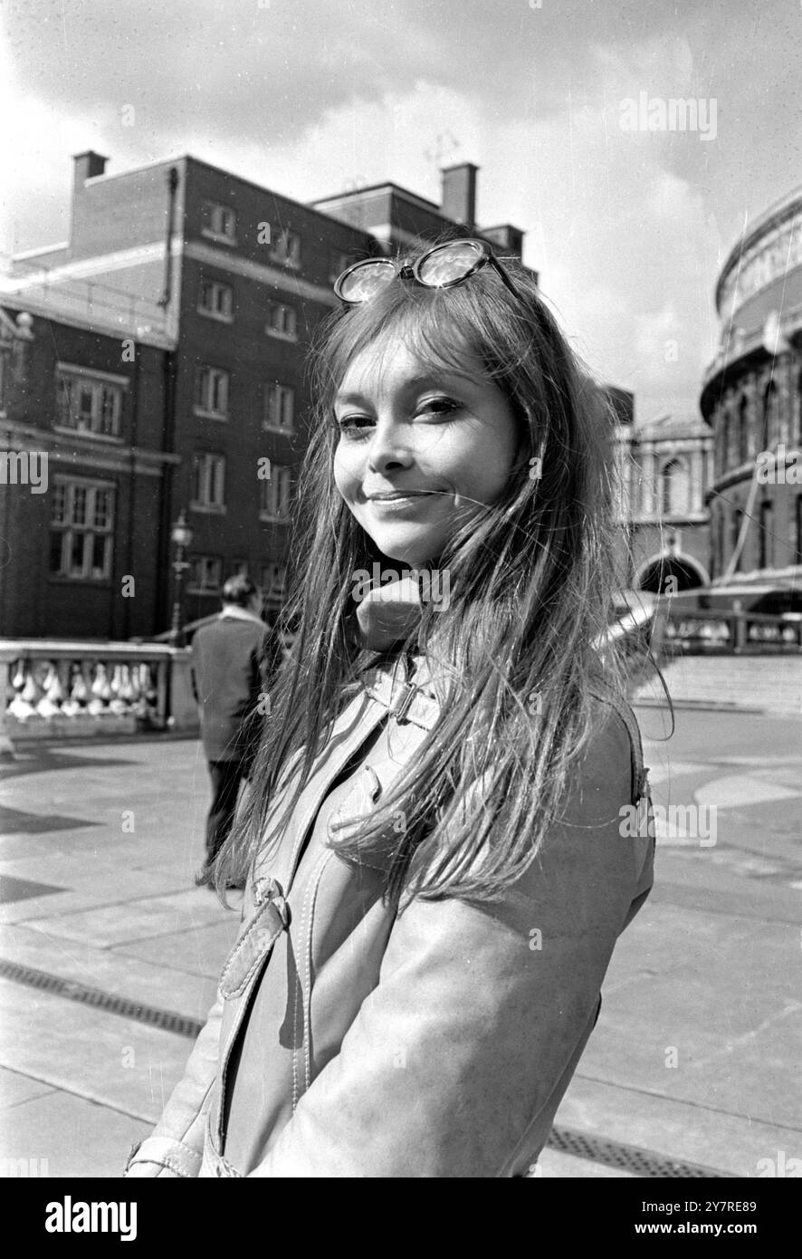 FINNISH CHALLENGERLondon, England, UK : A happy smile and friendly wave ...