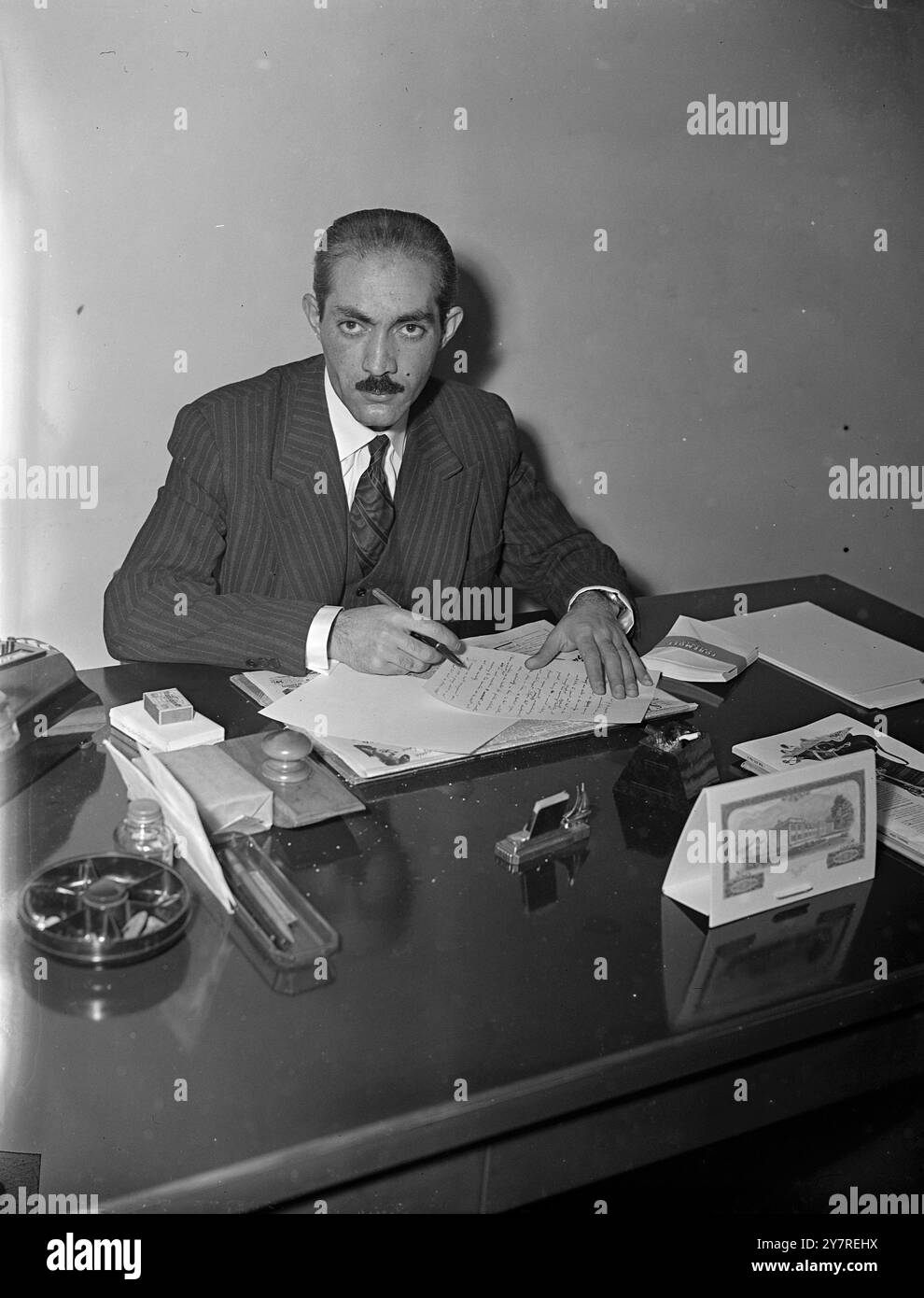 New persian diplomat hi-res stock photography and images - Alamy