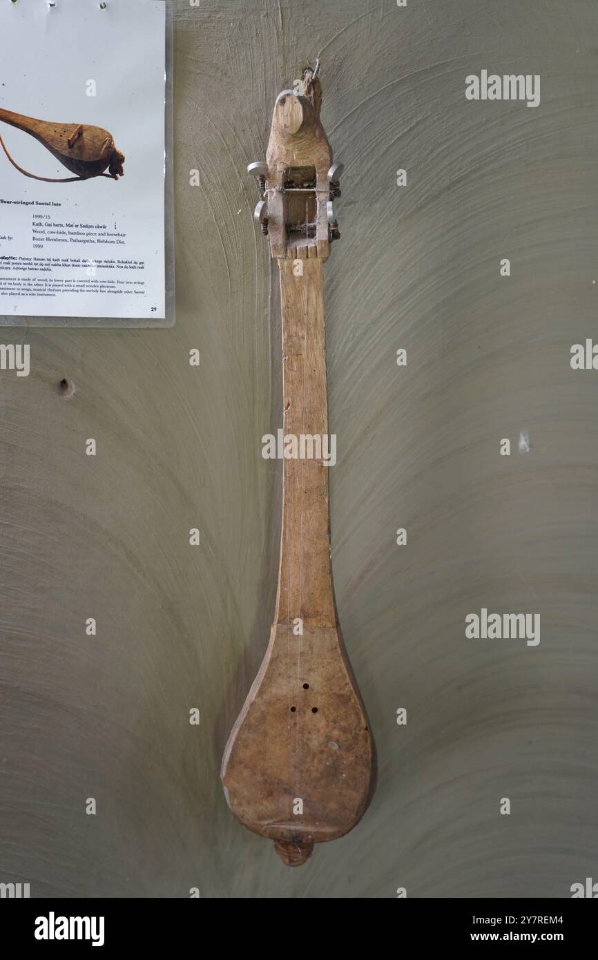 Phentor Banam or Four-stringed Santal lute (Accession no: 1999/15 ...