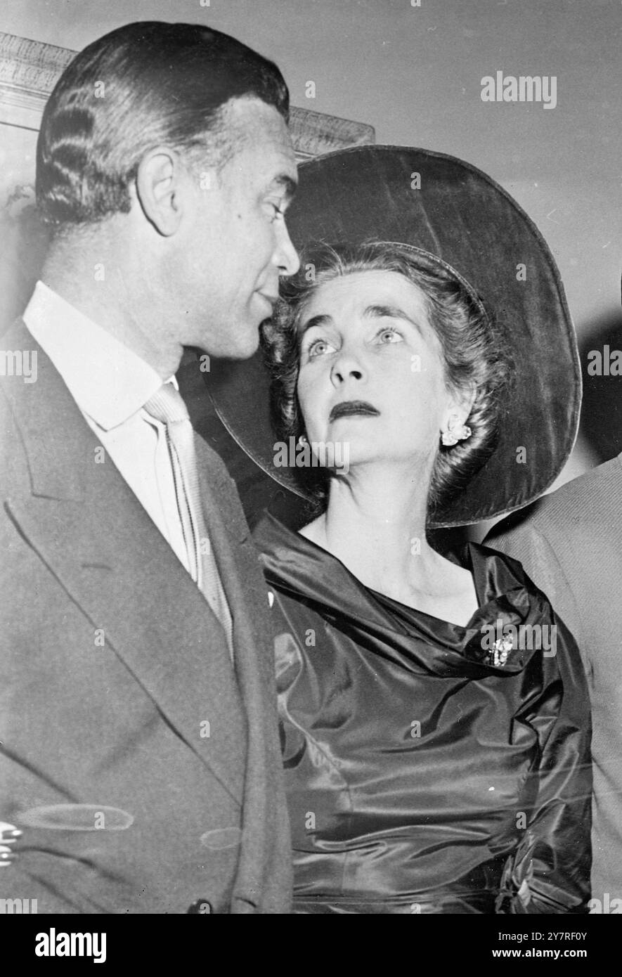 Picture by radio from New York 30th Dec. 53. Rubirosa marries Barbara Hutton. Porfirio Rubirosa ...