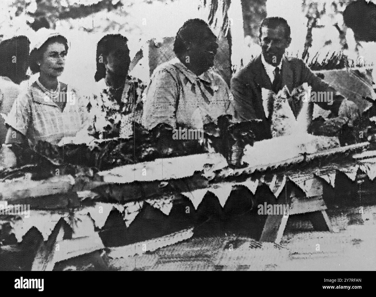 The queen's fantastic banquet by radio. INP photo shows: It was the ...