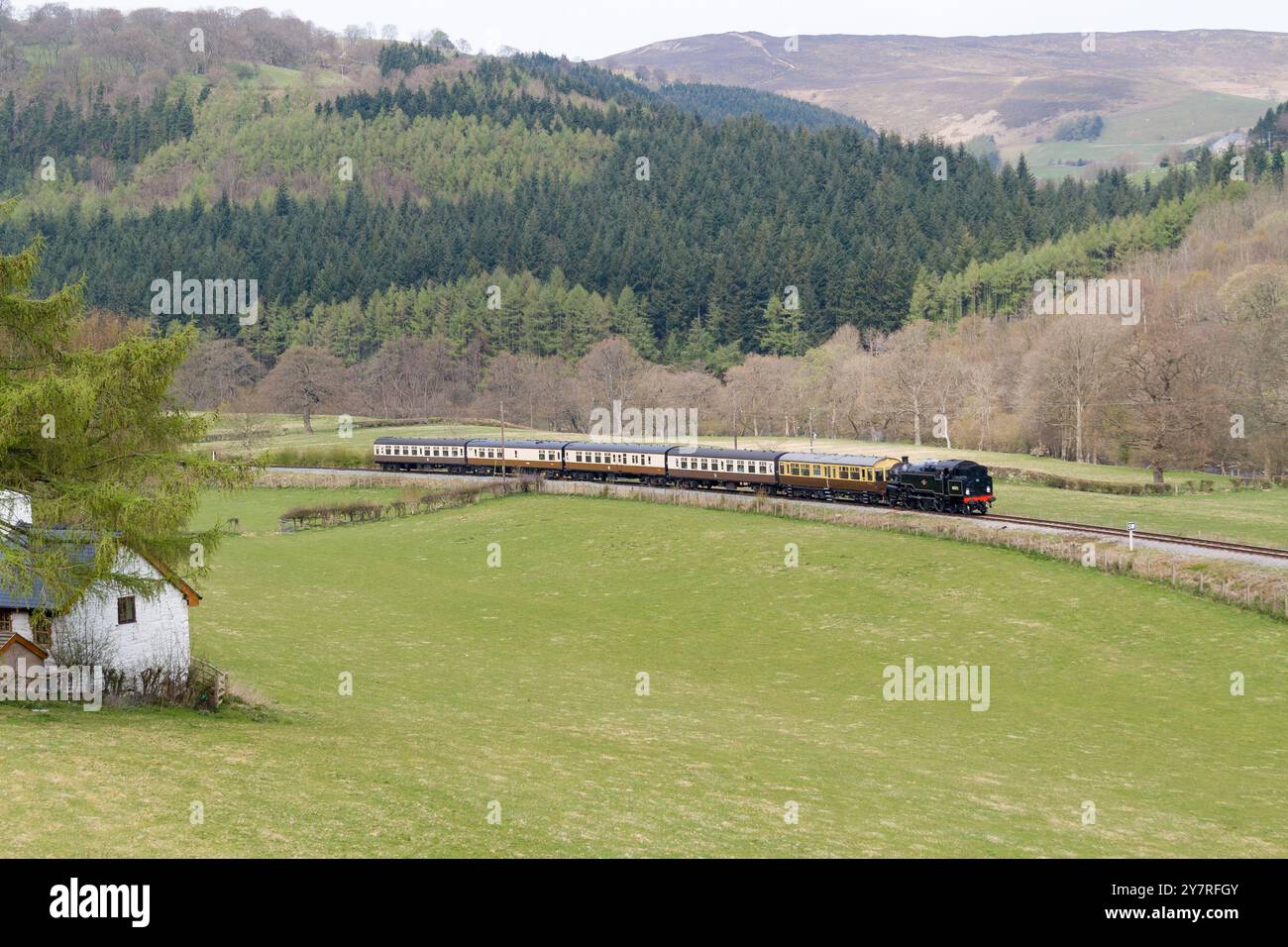 A steam passenger train on the Llangollen railway Stock Photo - Alamy