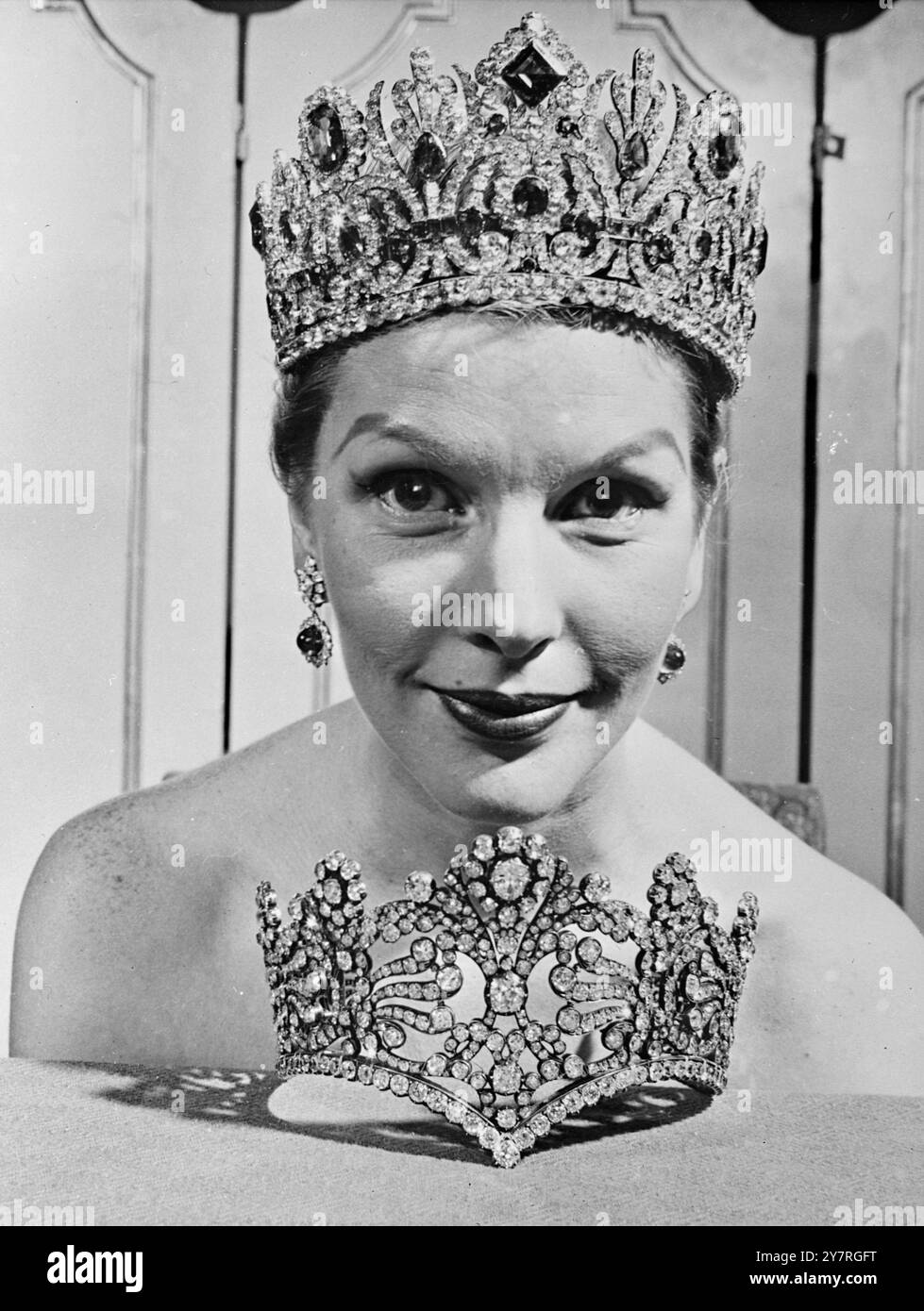 The french crown jewels hi-res stock photography and images - Alamy