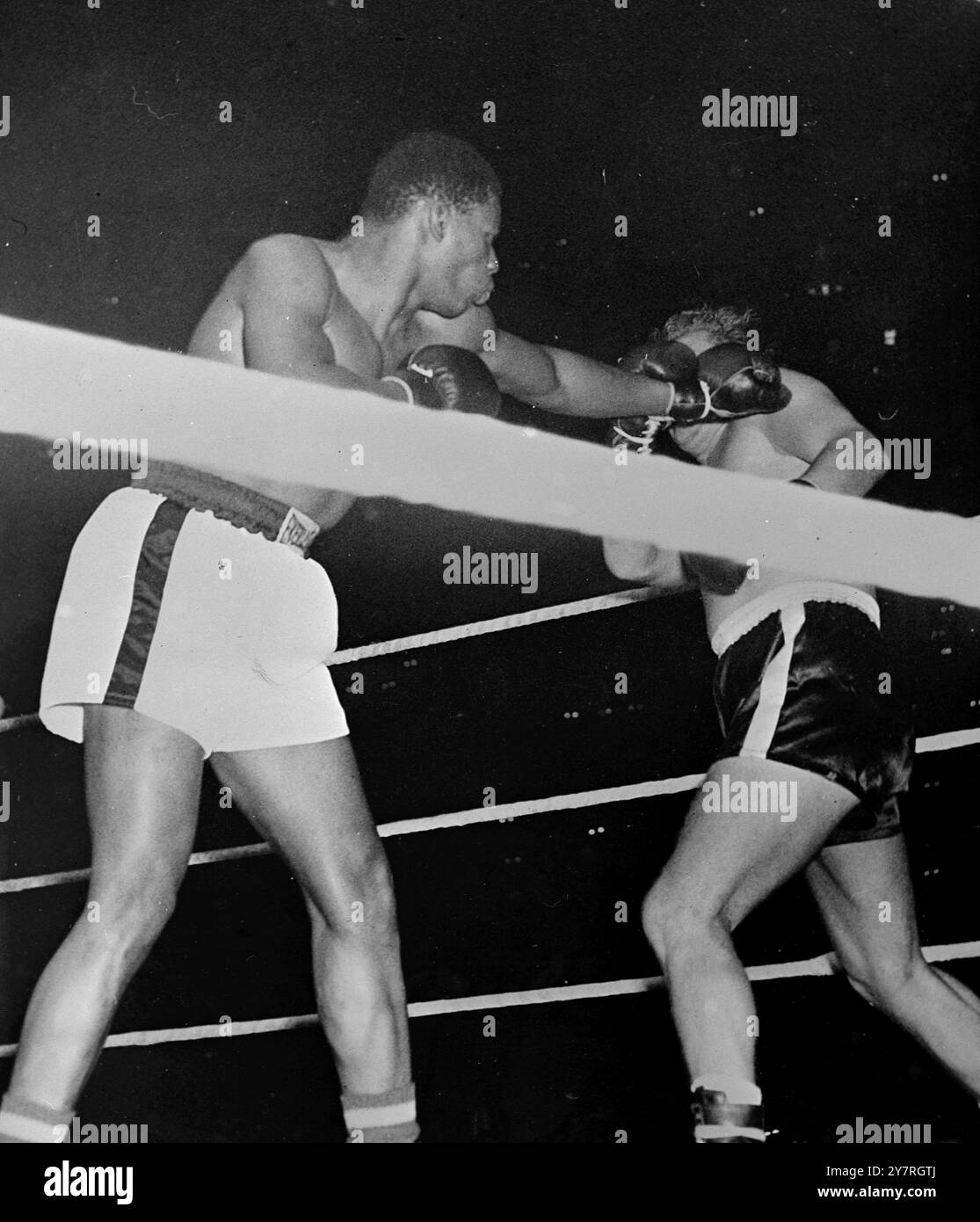 Cuban heavyweight KO(s) European champion 19.11.53 Nino Valdes, the ...