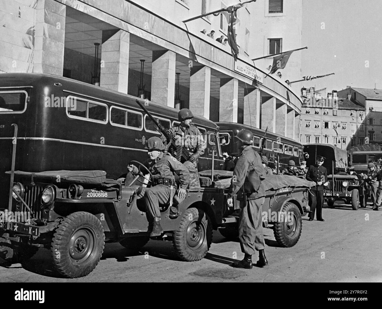 Demonstrations in Trieste. INP photo shows: American troops block the ...