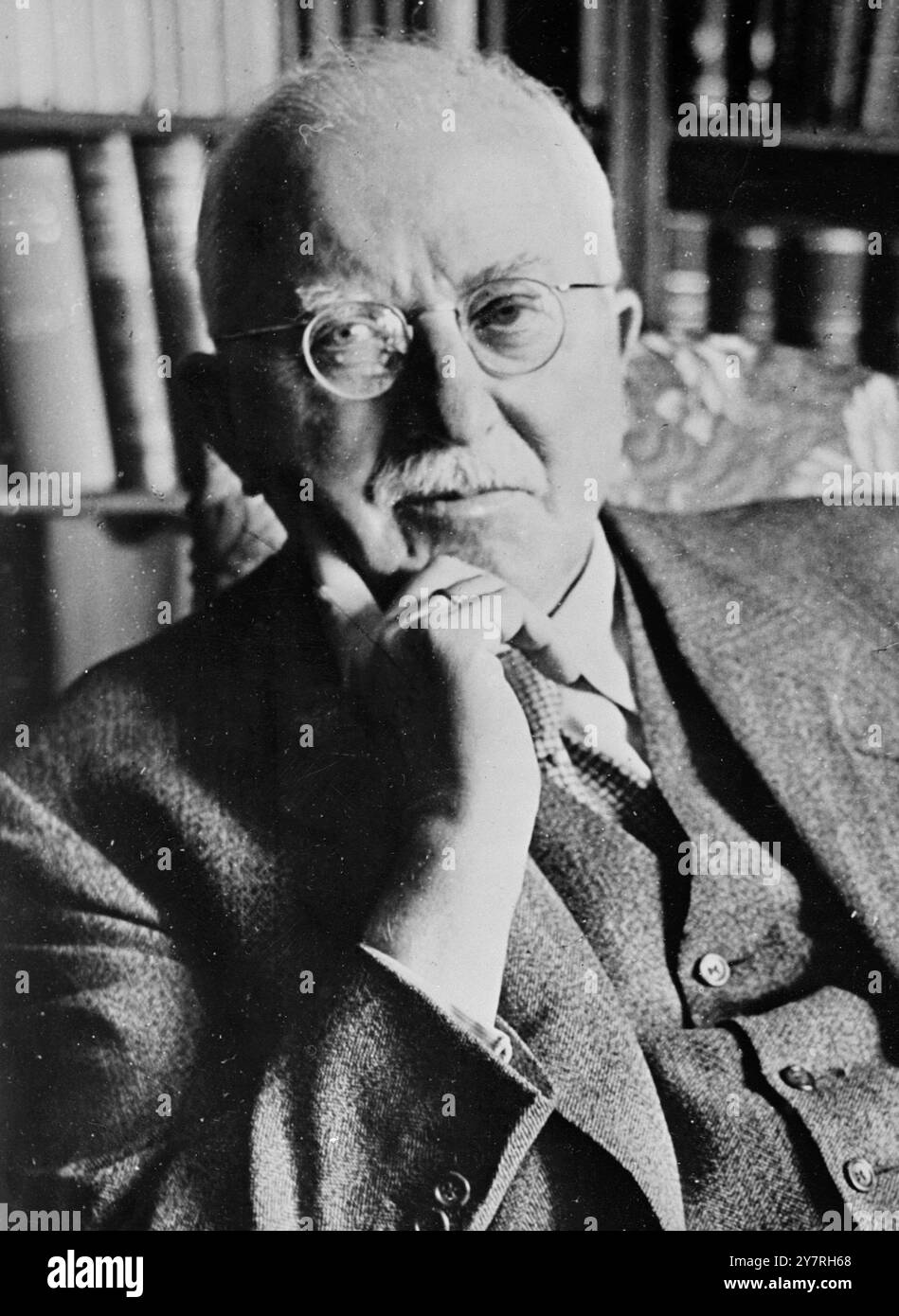 Various organic structures hi-res stock photography and images - Alamy