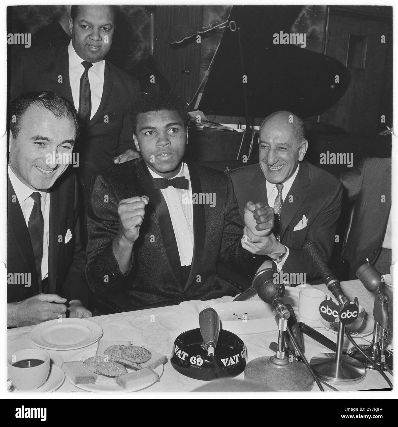 LONDON , UK - 19 May 1966 : World Heavyweight boxing champion Muhammad ...
