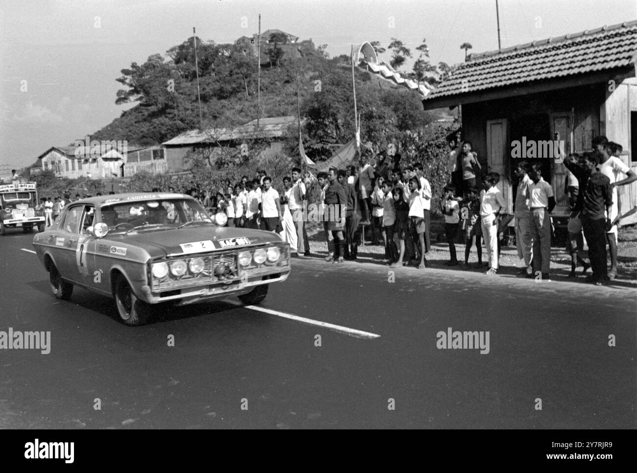 AUSTRALIAN ENTRY COMPLETES FIRST MAJOR LEGBombay, India : Australian ...