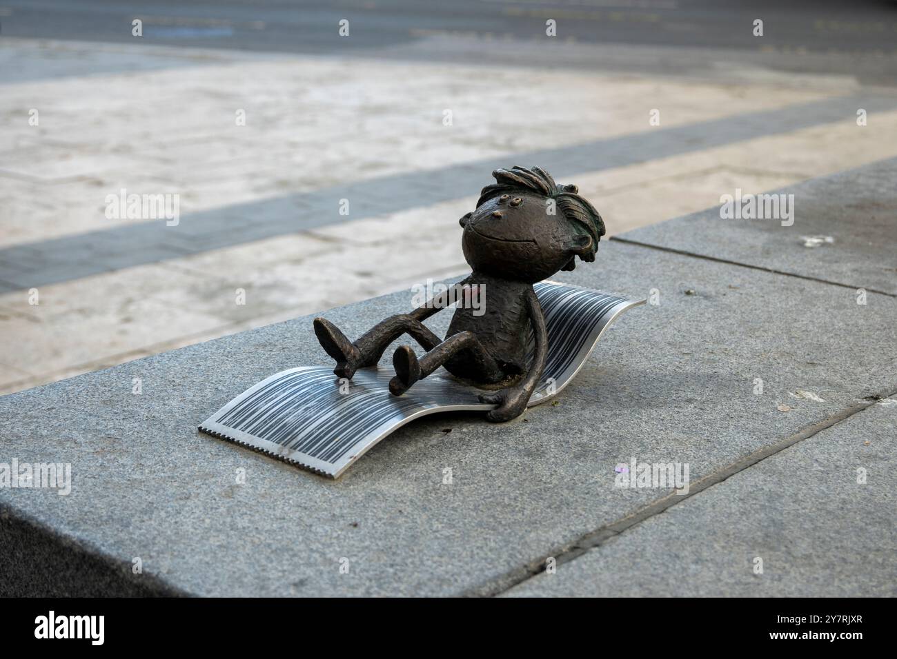 Mini sculture hi-res stock photography and images - Alamy