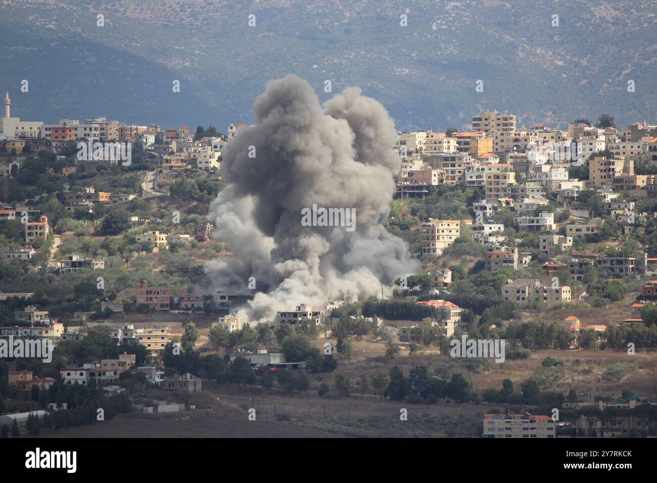 Khiam, Lebanon. 1st Oct, 2024. Smoke rises following an Israeli ...
