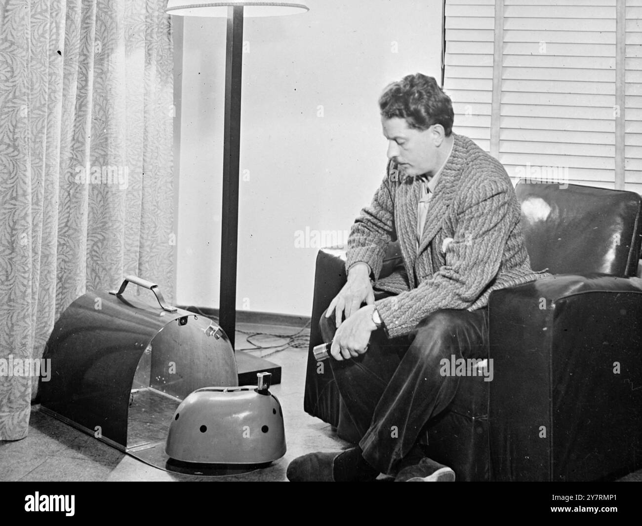 MECHANICAL TORTOISE THAT THINKS. An electrical robot animal resembling ...