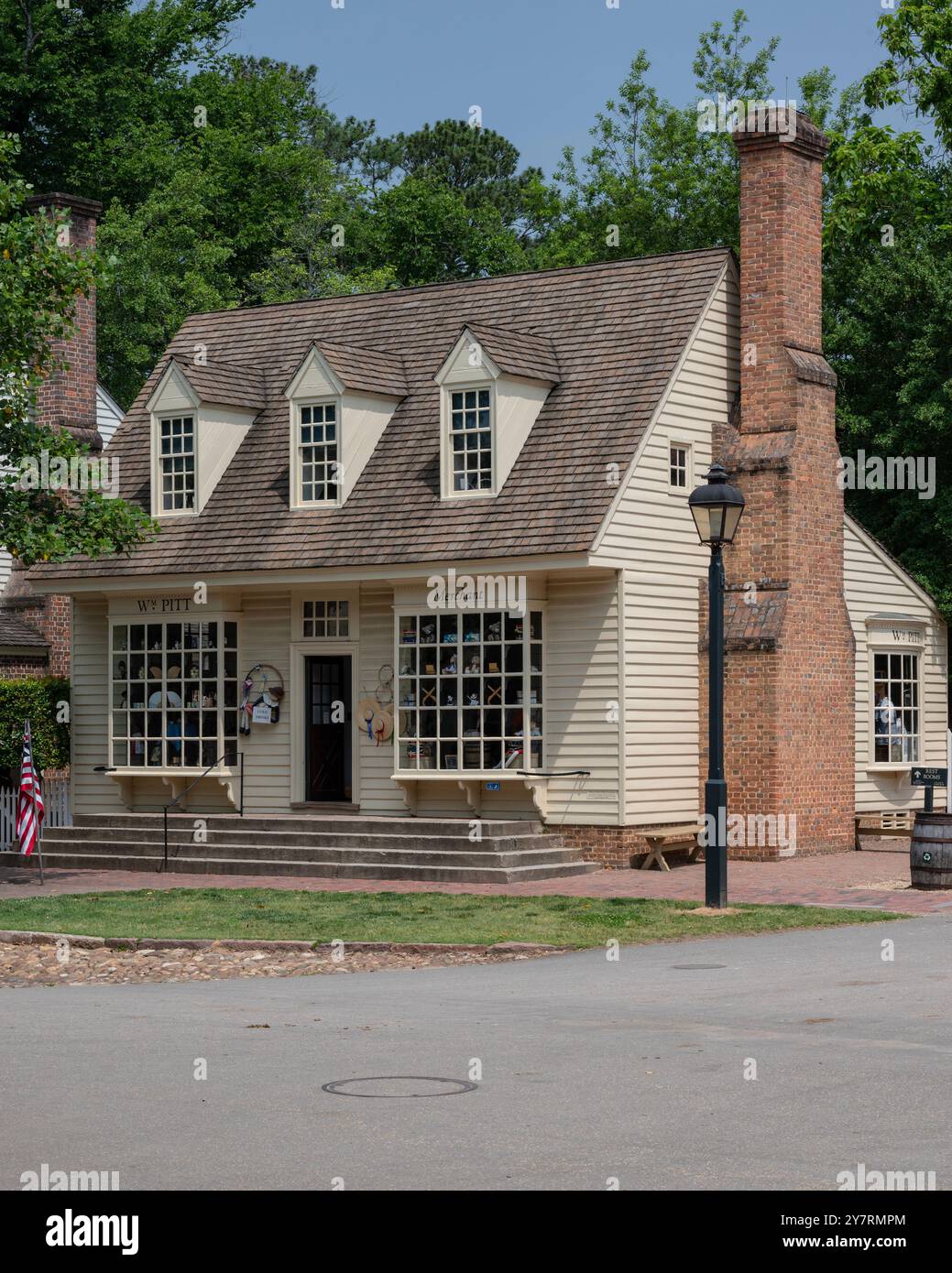 William Pitt store in Colonial Williamsburg Stock Photo - Alamy