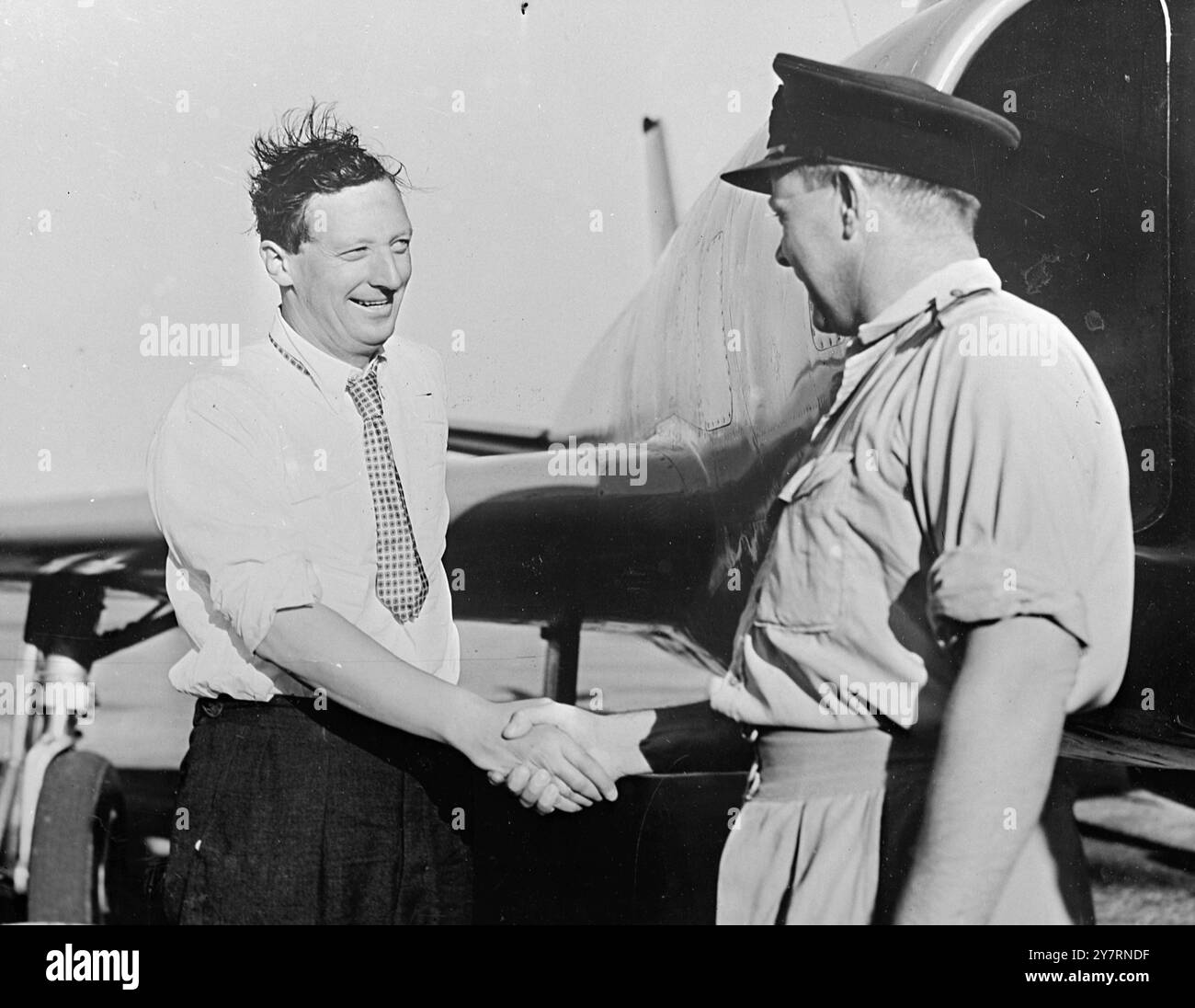 Lieutenant commander mike lithgow hi-res stock photography and images ...