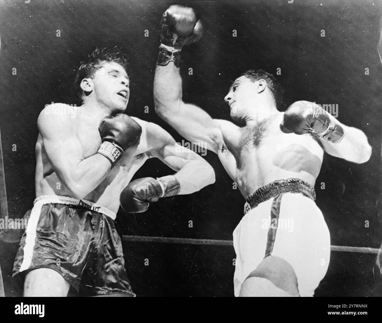 MARCIANO RETAINS WORLD TITLE - 25.9.53 world heavyweight boxer champion ...