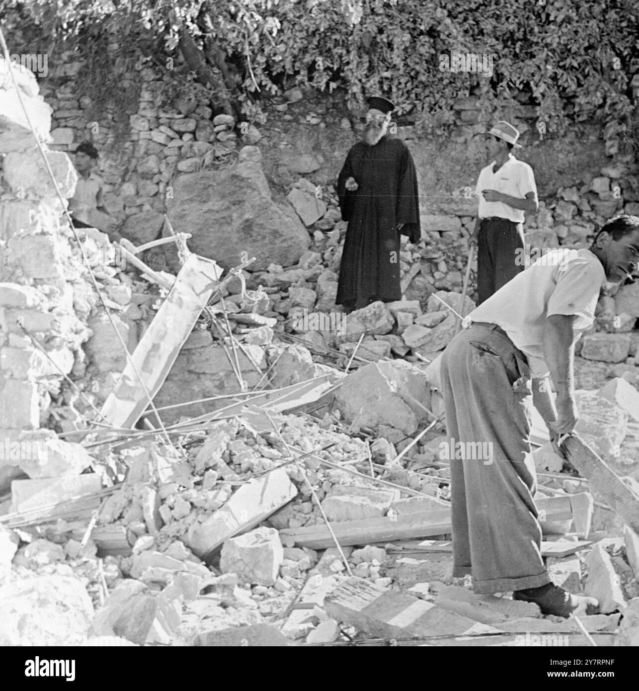 EARTHQUAKE IN CYPRUS KILLS 39 PEOPLE. - BRITISH GIVE AID. - I4.9.53 ...