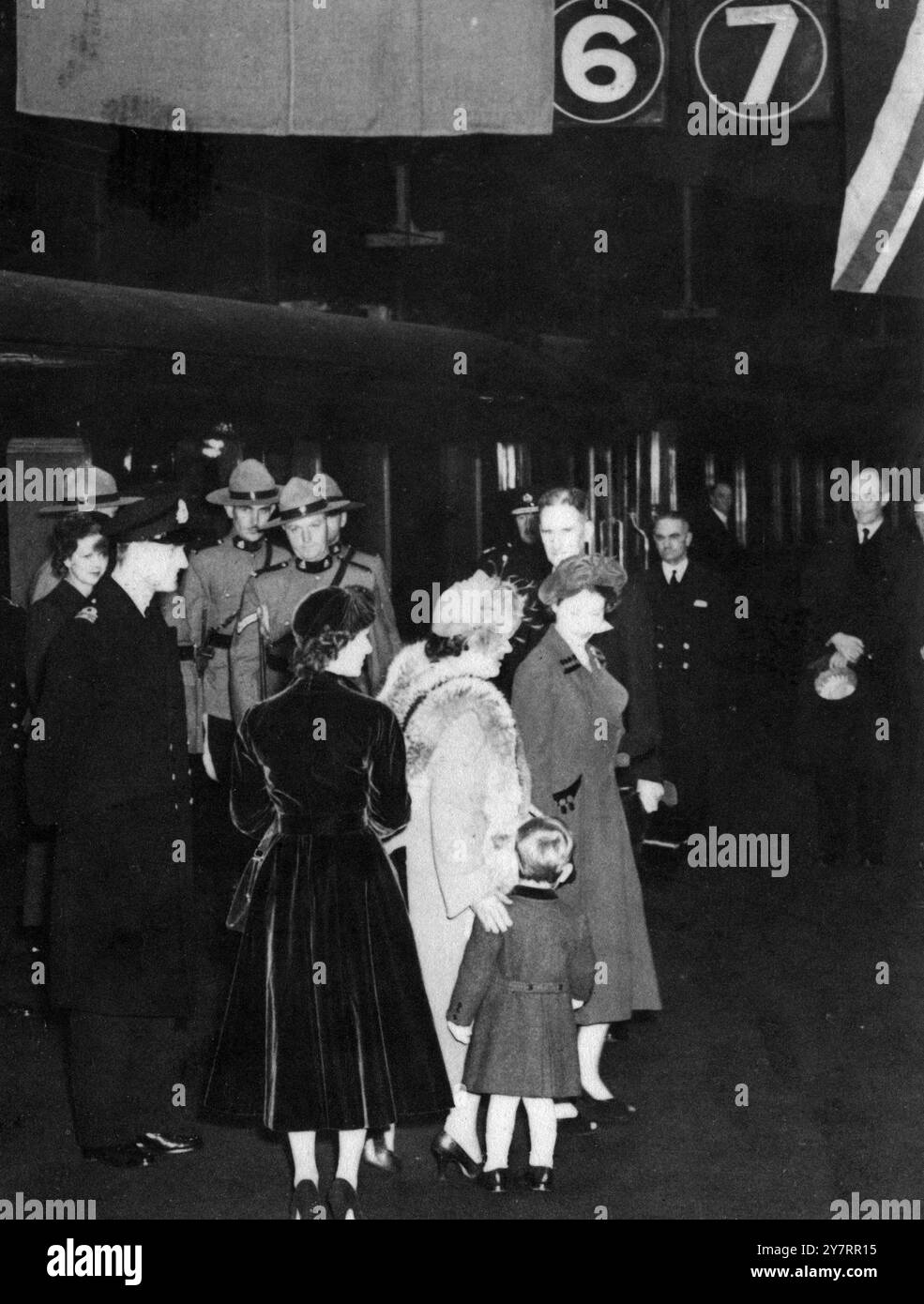 LONDON WELCOMES HOMECOMING PRINCESS 17.11.1951A great roaring welcome ...