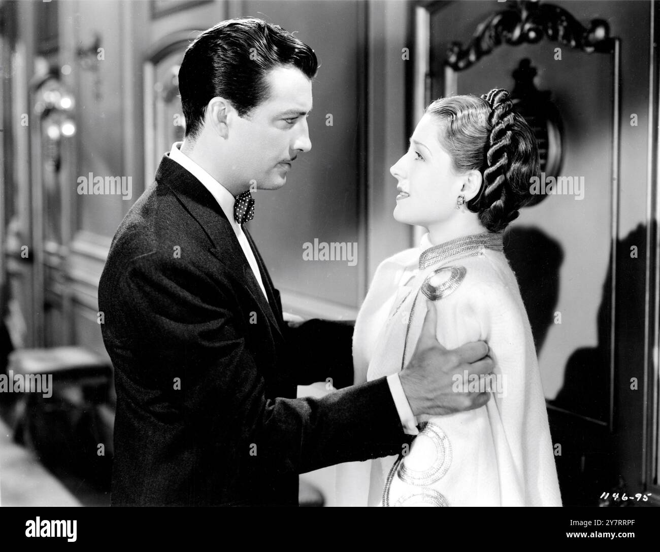 ROBERT TAYLOR and NORMA SHEARER in ESCAPE 1940 director MERVYN LeROY novel Ethel Vance gowns ...