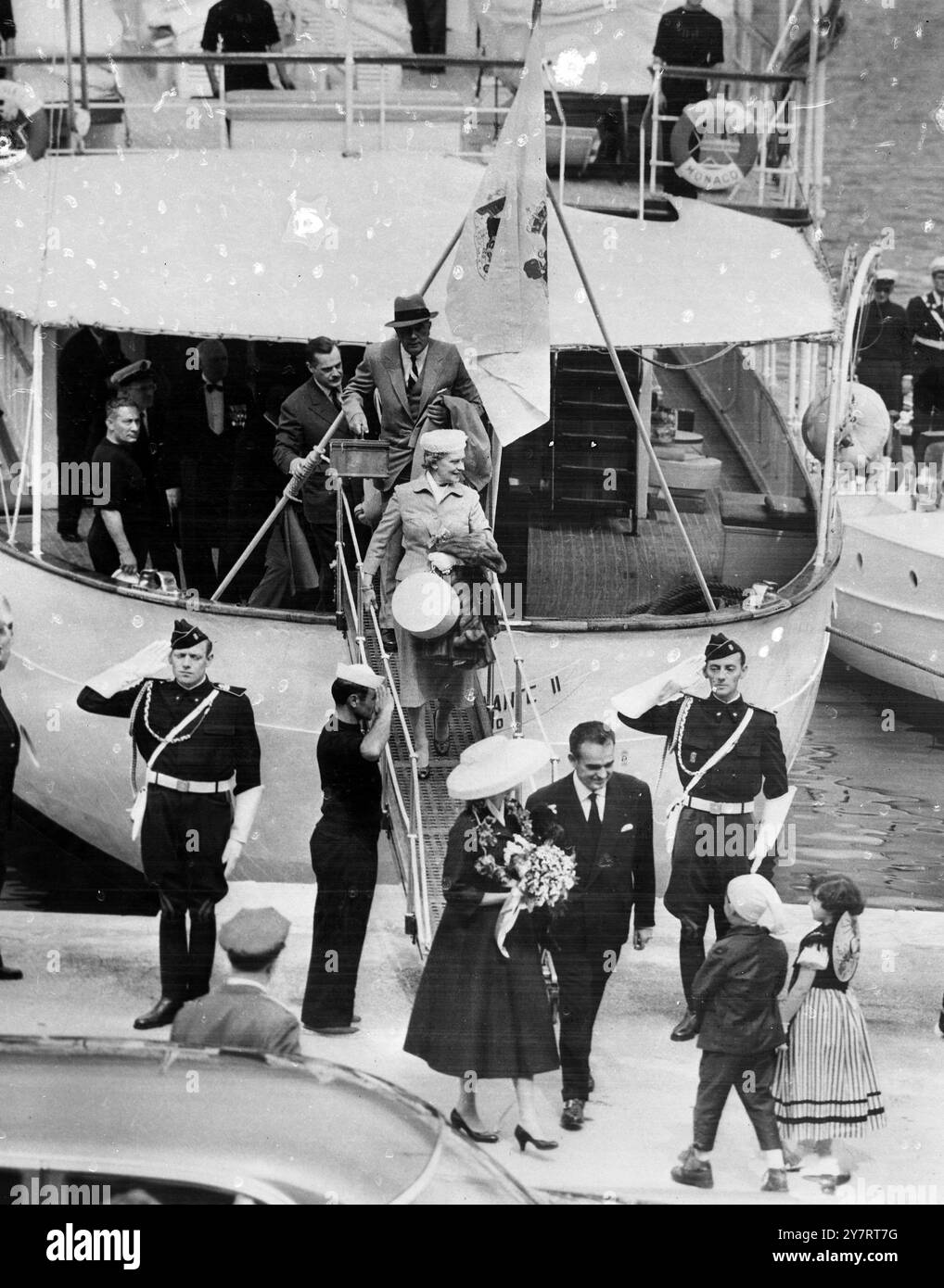 MONEGASQUE CHILDREN WELCOME GRACETwo tiny citizens of Grace Kelly's ...