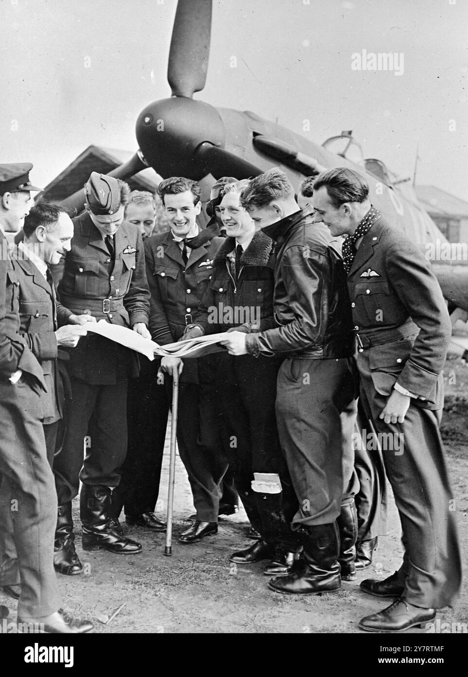 Ww2 british pilots hi-res stock photography and images - Alamy