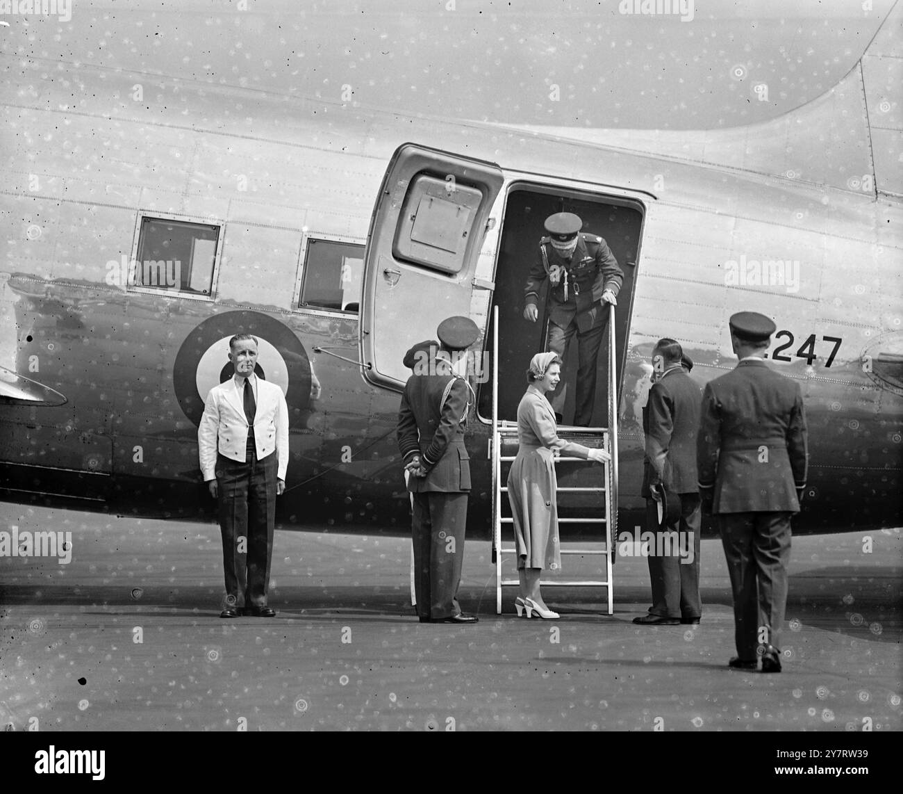 QUEEN & DUKE LEAVE FOR IRELAND 1.7.53. The Queen and the Duke of ...