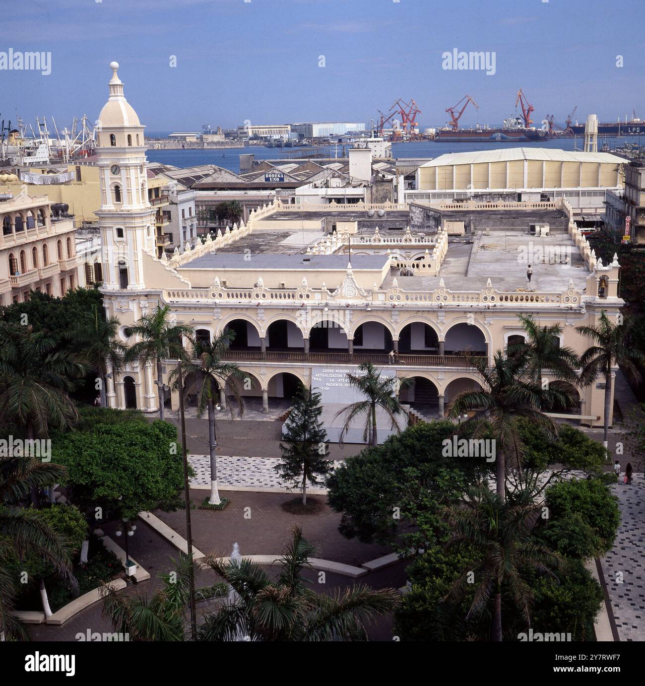 Aerial view of Plaza Constitucion e Placio Municipal, Vera Cruz, Mexico ...