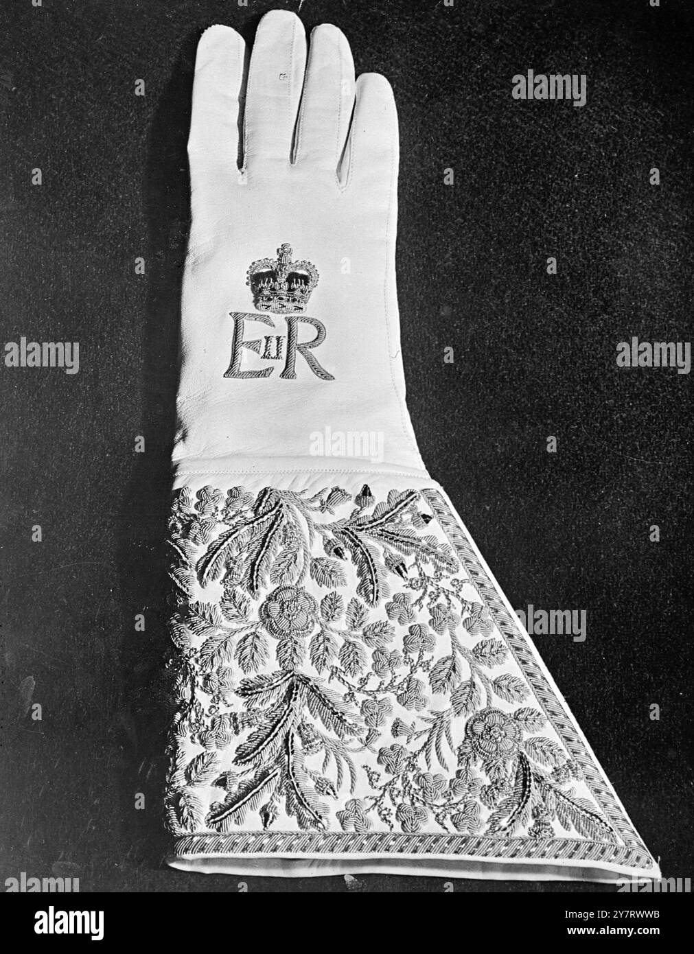 LORD WOOLTON TO PRESENT A GLOVE TO THE QUEEN. - 28.5.53. - The Queen ...