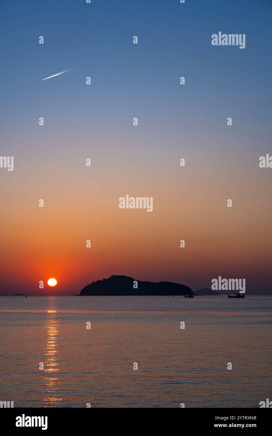 Experience breathtaking view calm waters hi-res stock photography and images - Alamy