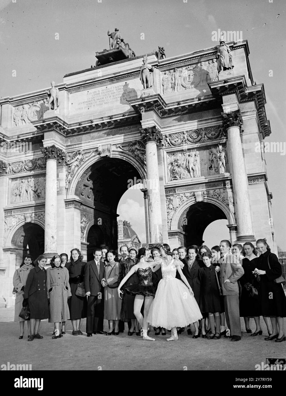 BALLET - DANCERS GIVE DEMONSTRATION Stock Photo - Alamy