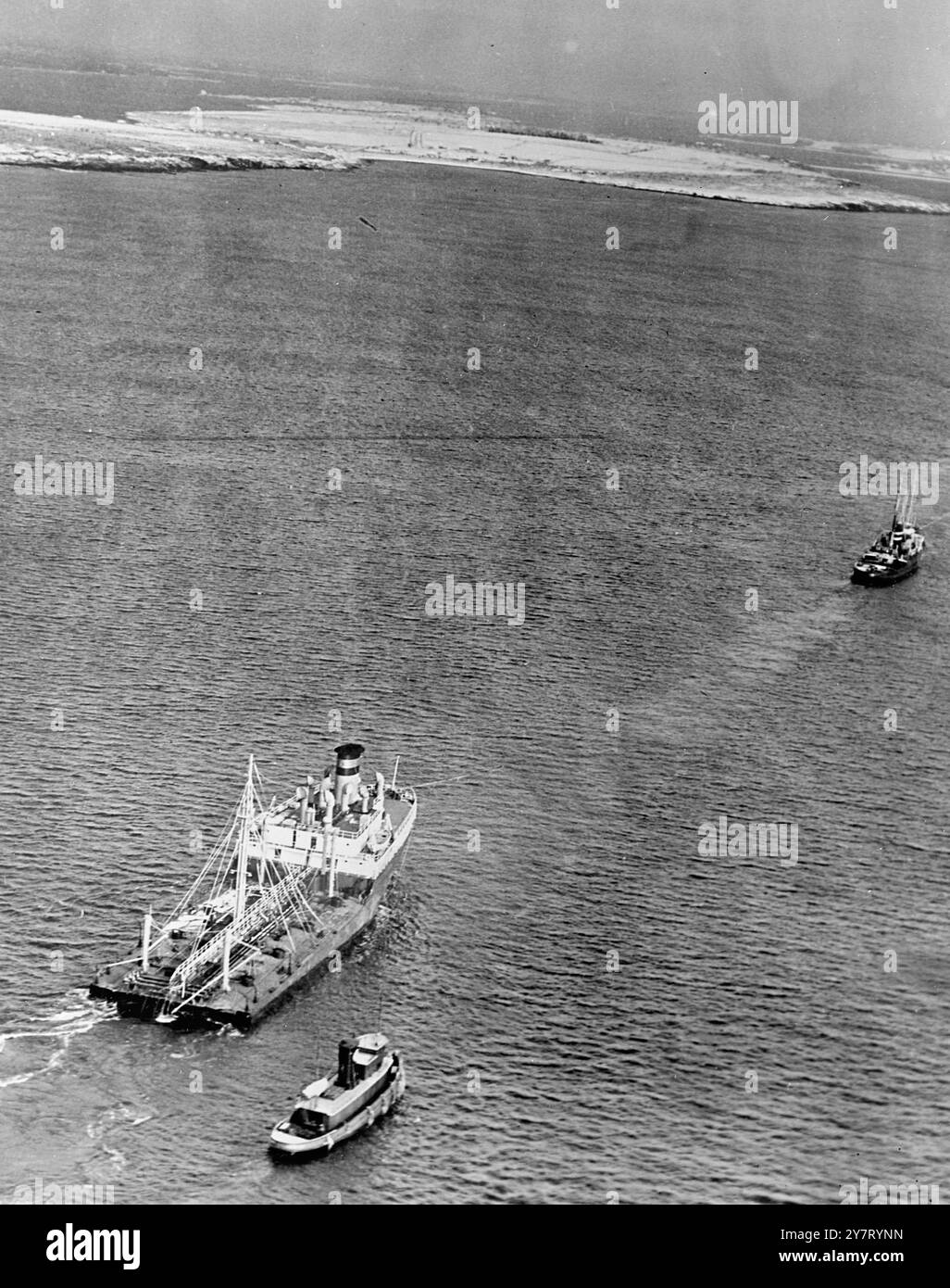 1950s oil tanker hi-res stock photography and images - Alamy
