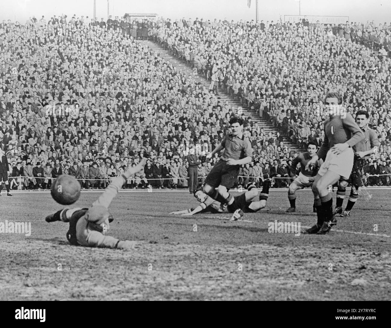 FootballBelgium beat Italy 2-1 at Brussels PHoto shows: Meert ,Belgian ...