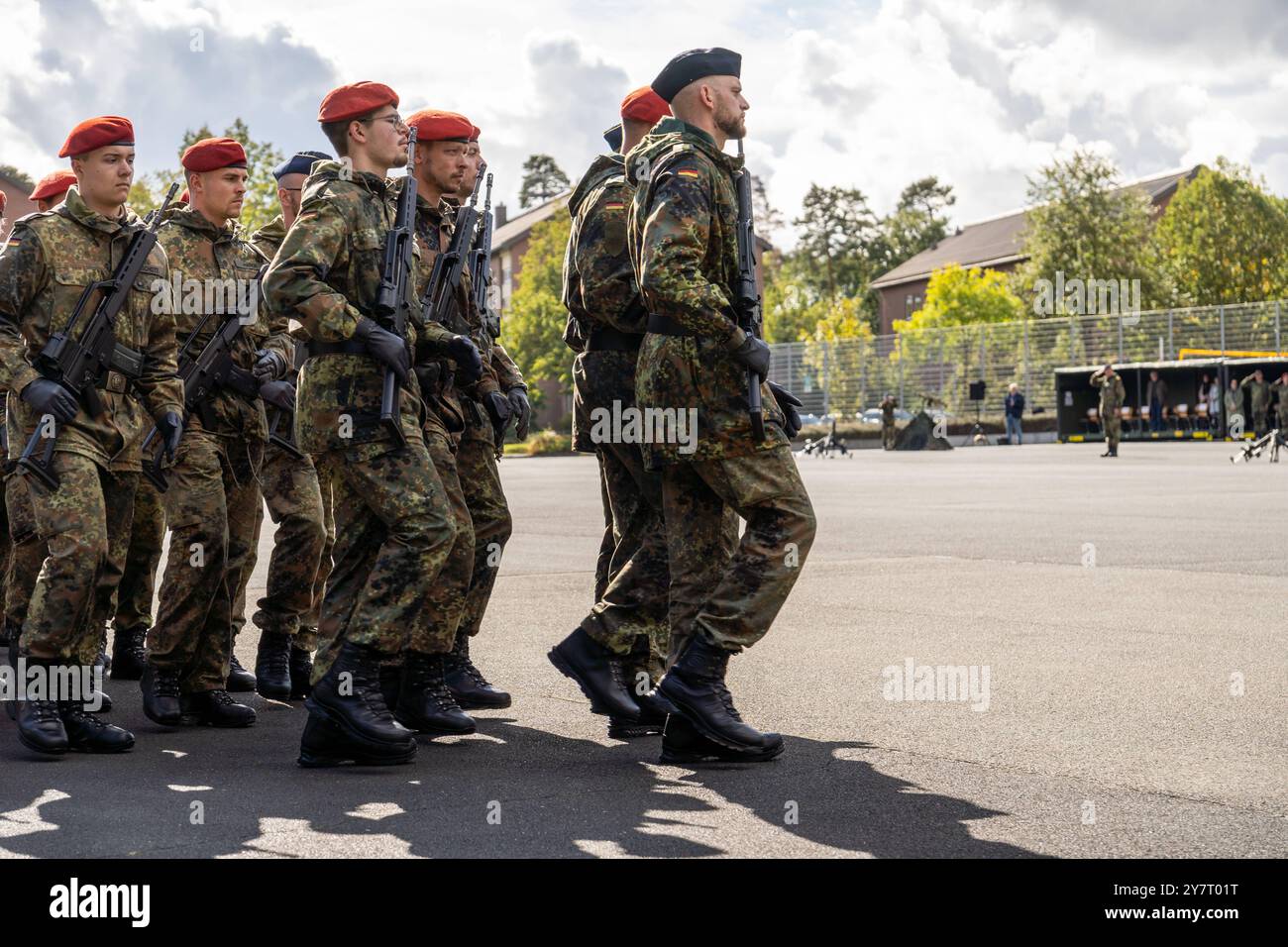 Bundeswehrtraining hi-res stock photography and images - Alamy