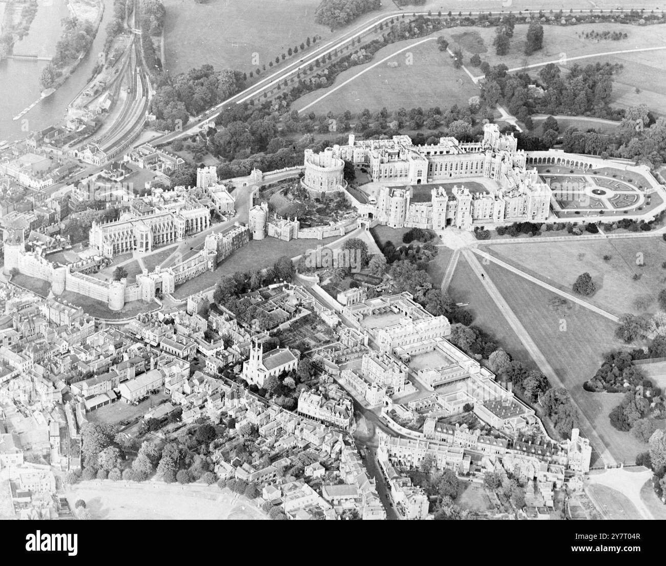 Aerial view of Windsor Castle, Berkshire, England, the weekend ...