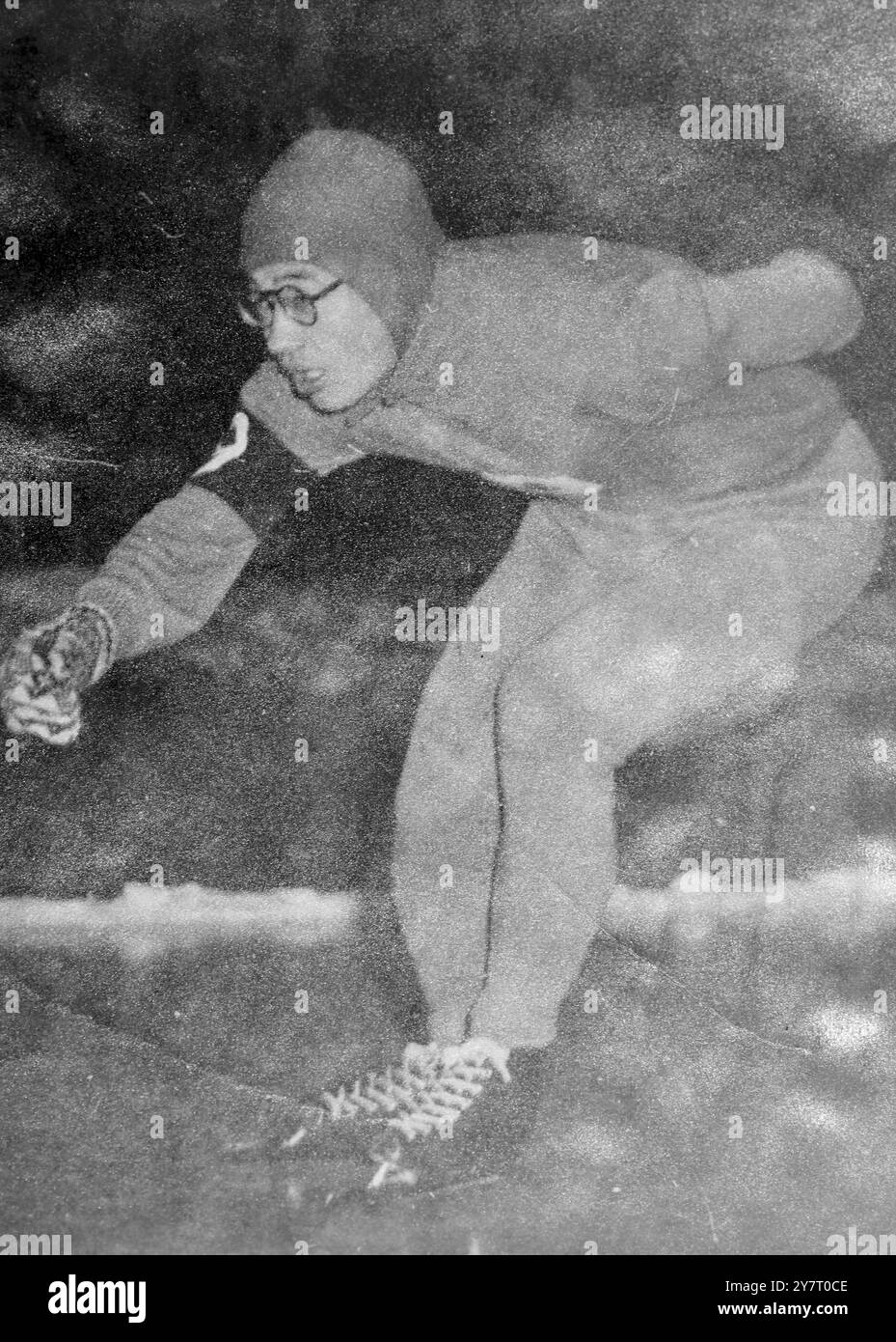 Speed skating olympics Black and White Stock Photos & Images - Alamy