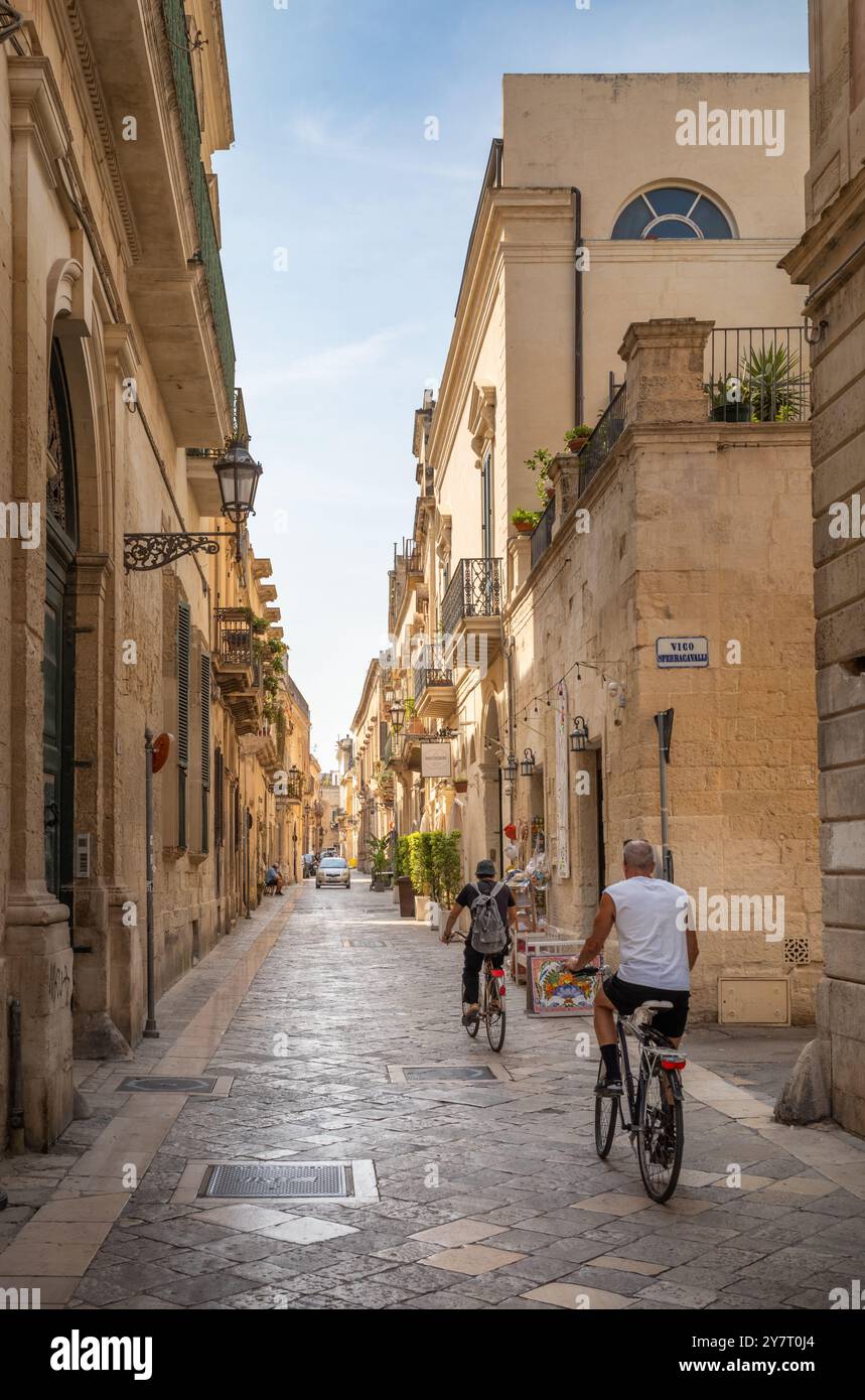 Lecce southern italy italian city hi-res stock photography and images ...
