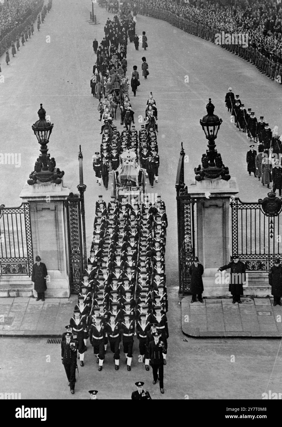 THE FUNERAL PROCESSION THROUGH LONDON FROM WESTMINSTER TO MARBLE ARCH ...