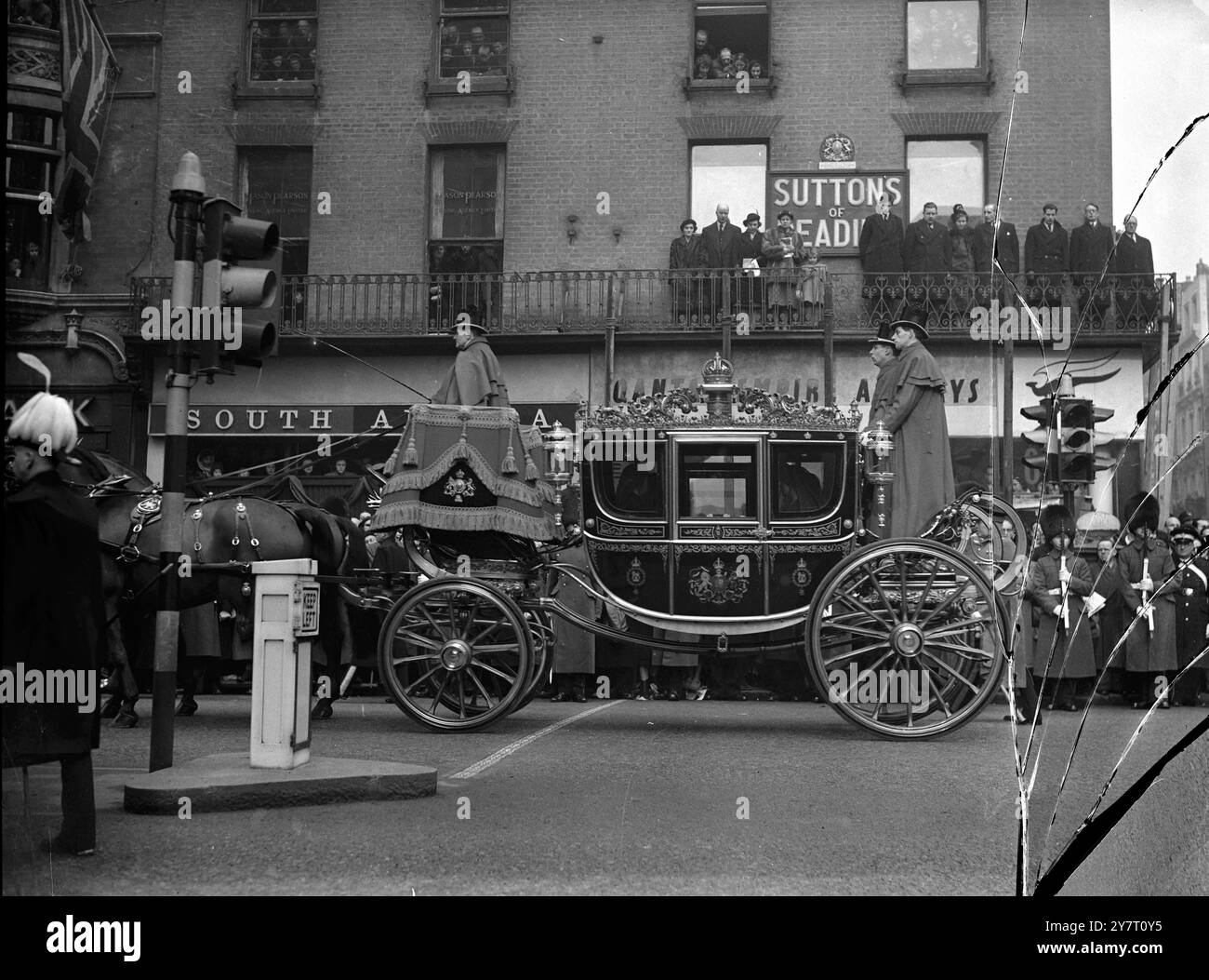 KING'S FUNERAL PROCESSION FROM WESTMINSTER HALL TO PADDINGTON STATION ...