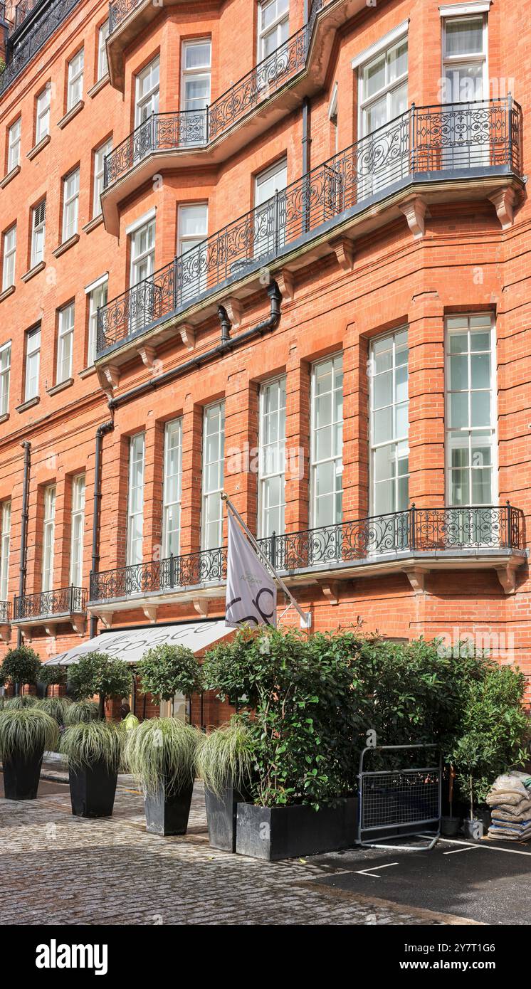 Claridge's Hotel, Mayfair, London, England Stock Photo - Alamy
