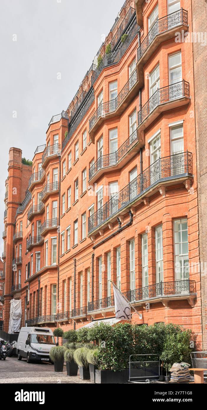 Claridge's Hotel, Mayfair, London, England Stock Photo - Alamy