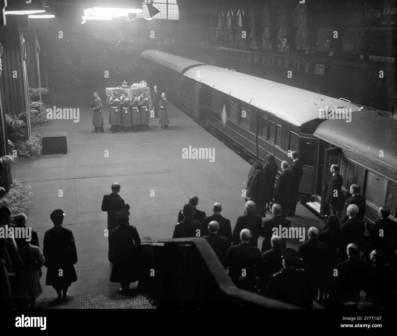 King george ii coronation procession hi-res stock photography and ...
