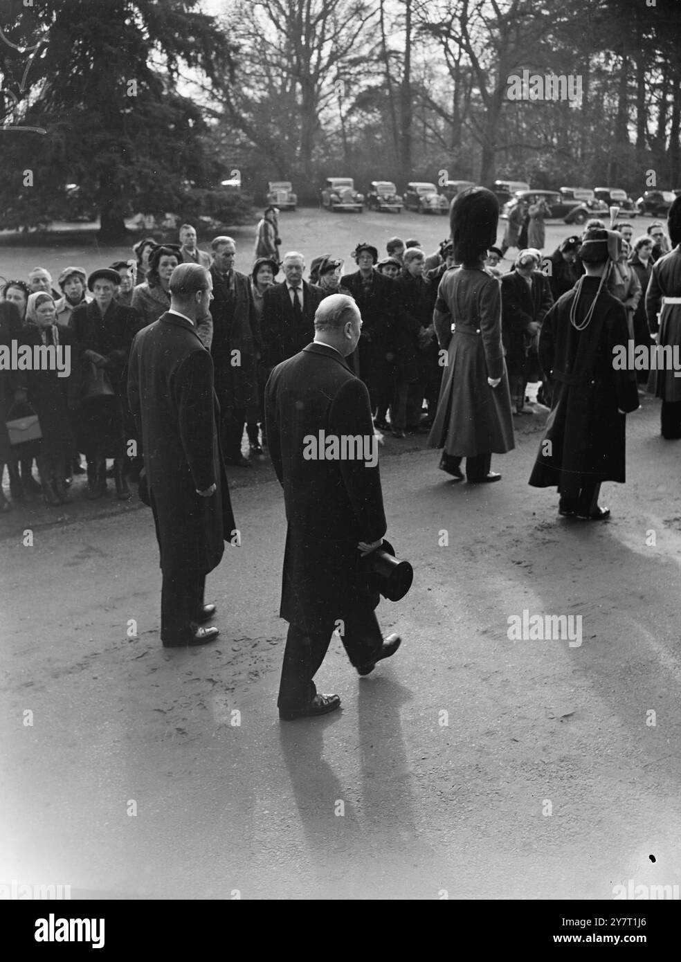 THE TWO DUKES WALK BAREHEADED IN FUNERAL PROCESSION FROM SANDRINGHAM 11 ...
