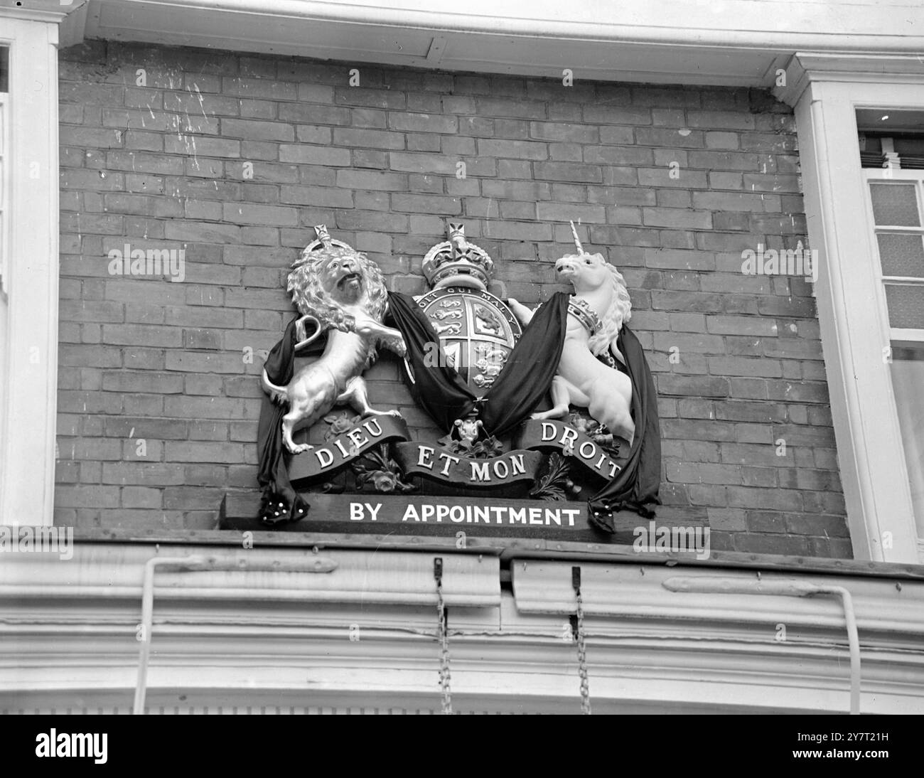 Family 1950s hi hi-res stock photography and images - Alamy
