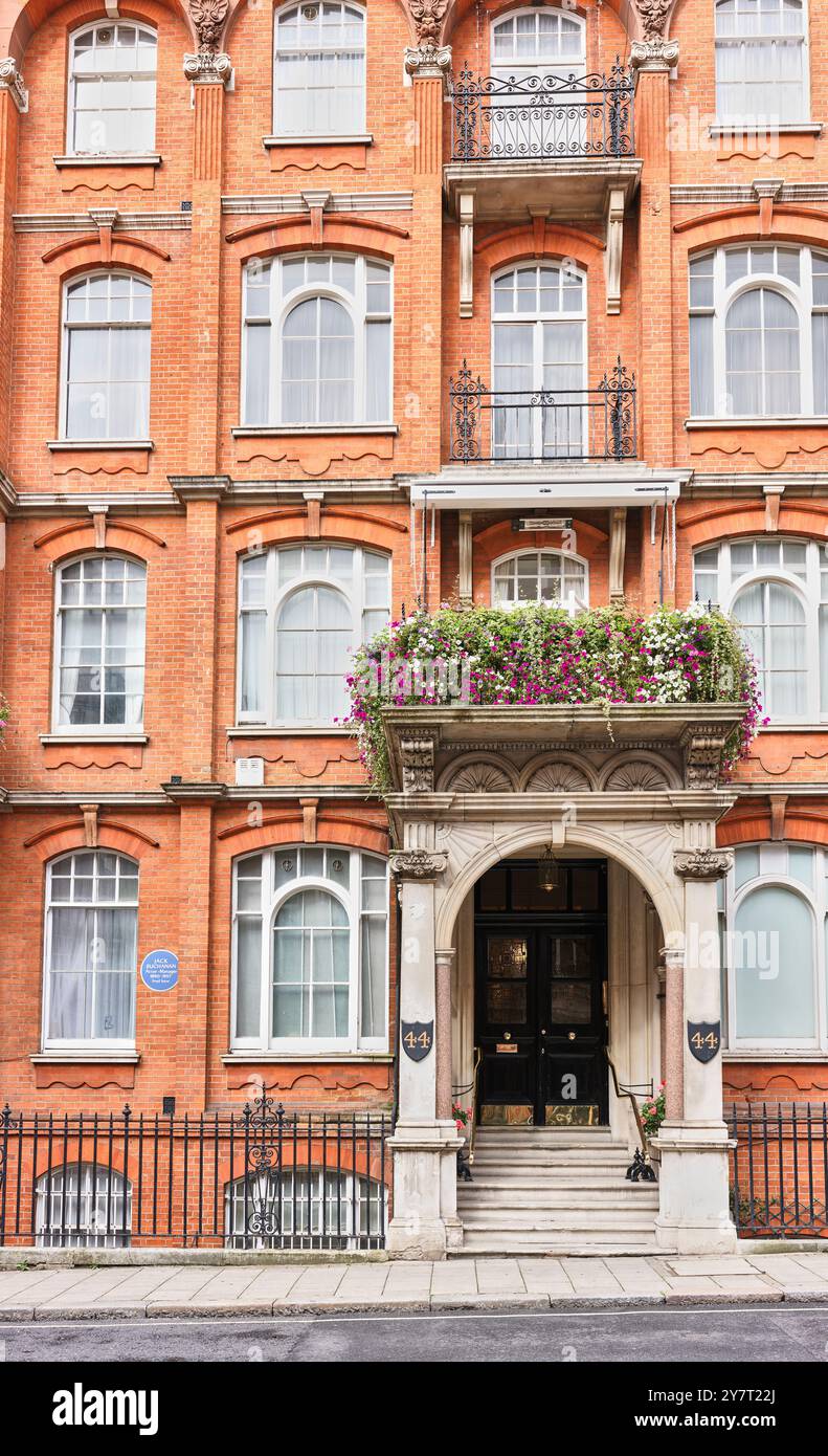 Audley Mansions, a block of luxury apartments, Mayfair, London, England ...