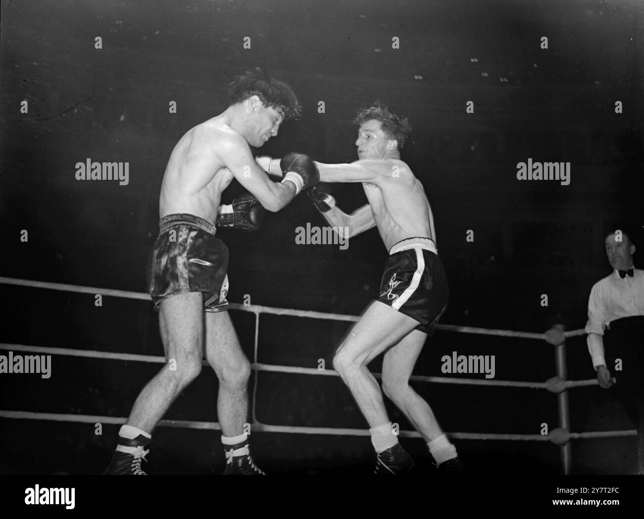 CLAYTON RETAINS TITLE Ronnie Clayton ( Blackpool ) retained his ...