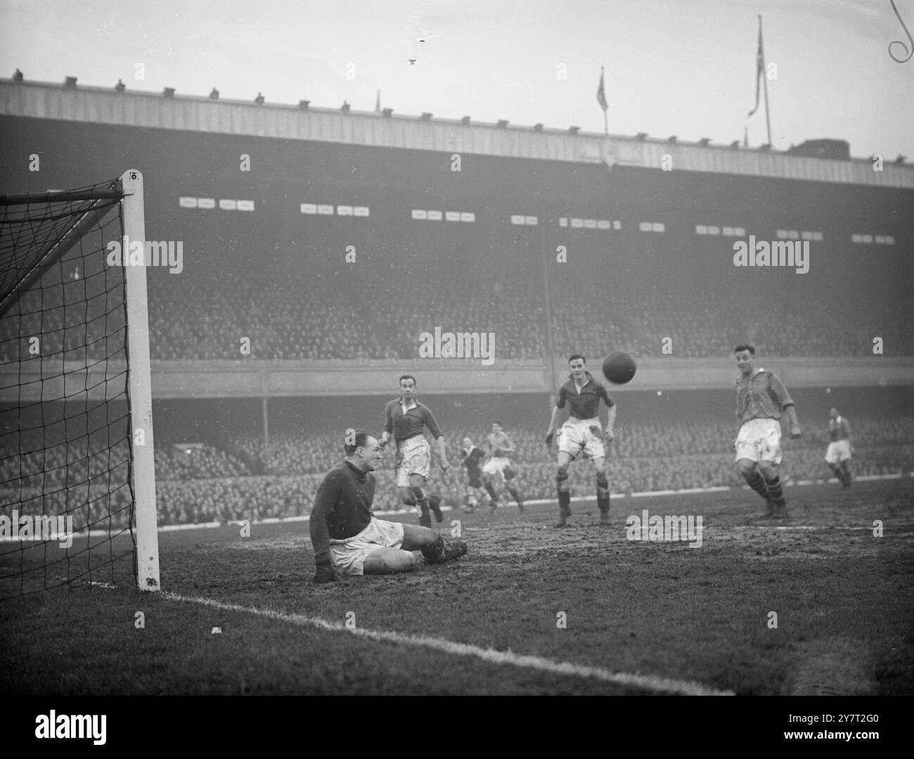 Goalkeeper v d hi-res stock photography and images - Alamy