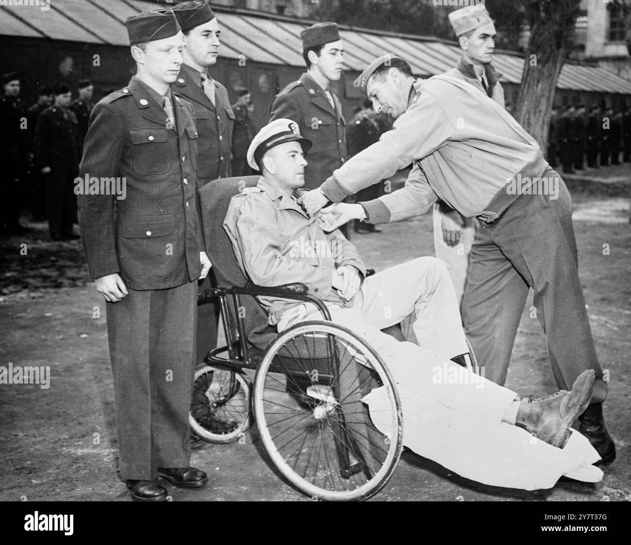 NAVAL HERO HONOURED BY FIFTH ARMY COMMANDER FOR BRAVERY IN TAKING HIM ...