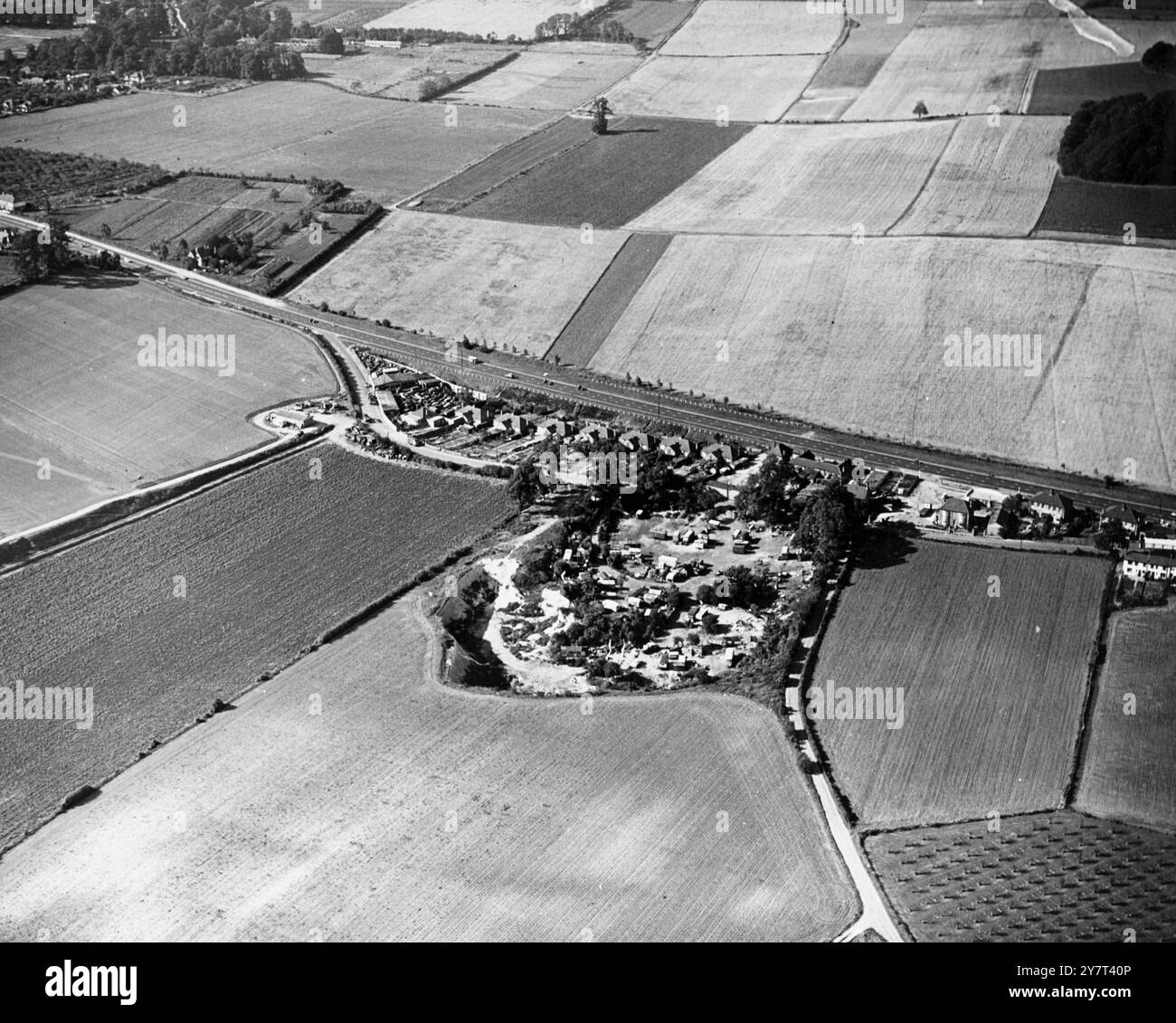 Roma encampment at Ruxley - 7 December 1958 Stock Photo - Alamy